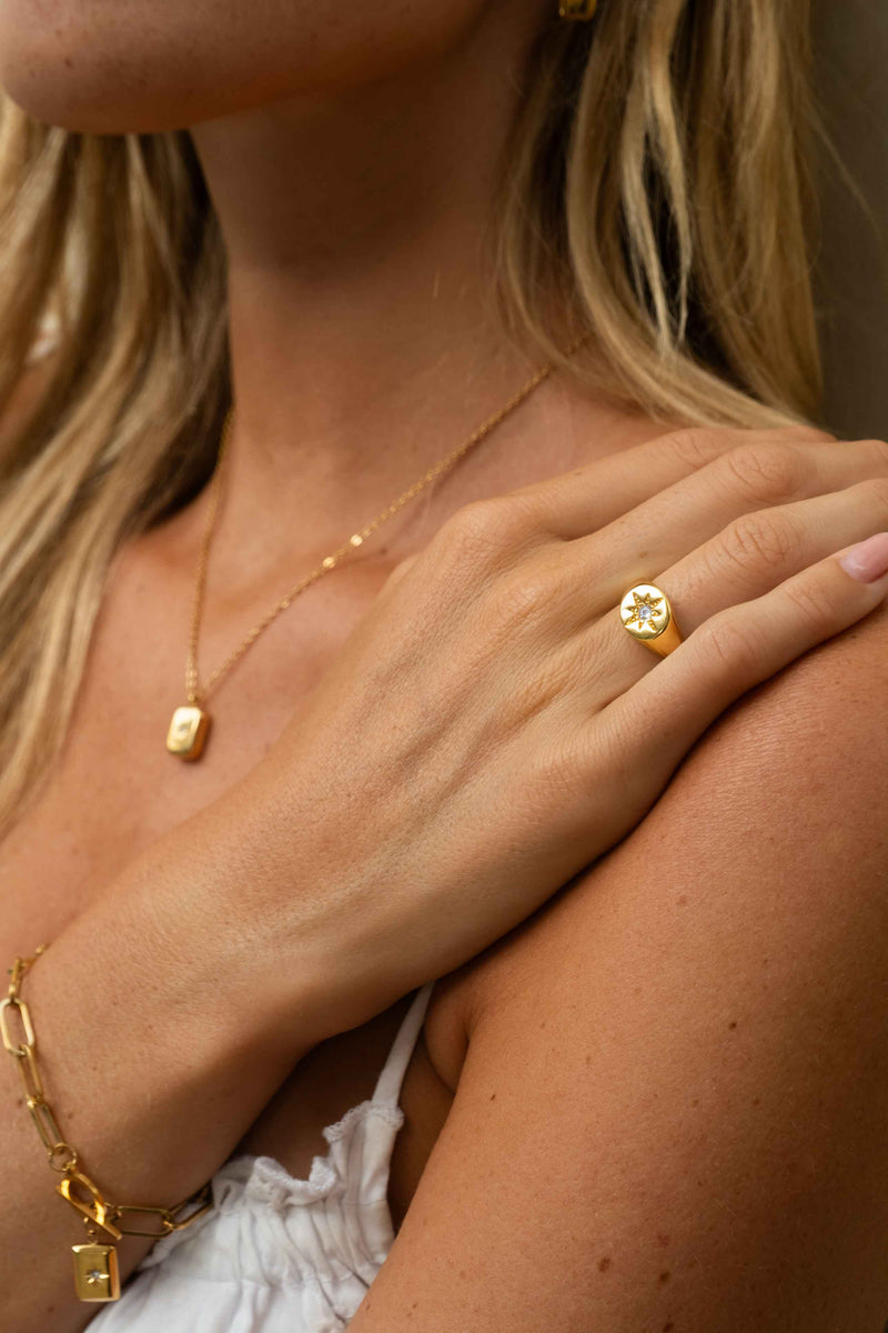 Stellar Path Ring Gold – Elegant Gold Star Design with Sparkling ...